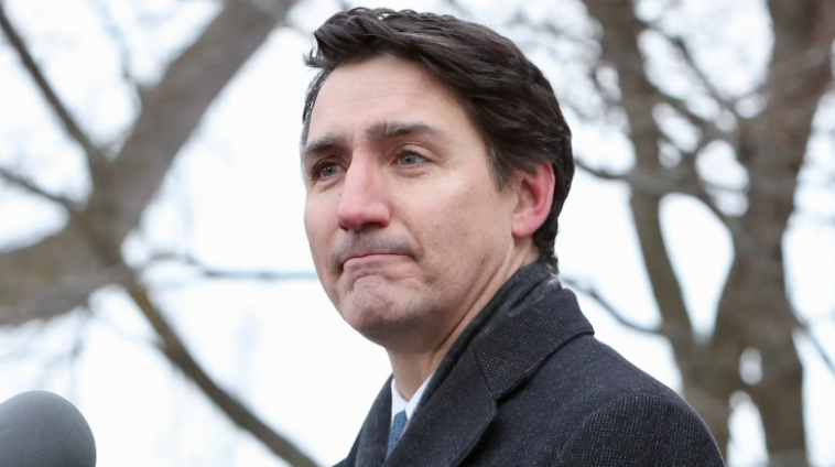 Katy Perry Caught Kissing Justin Trudeau On Her Yacht - Real News Now