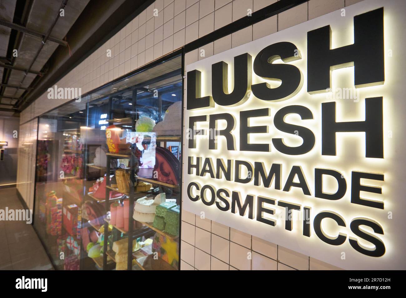 Lush Seals UK Outlets to Highlight Gaza Crisis - Real News Now